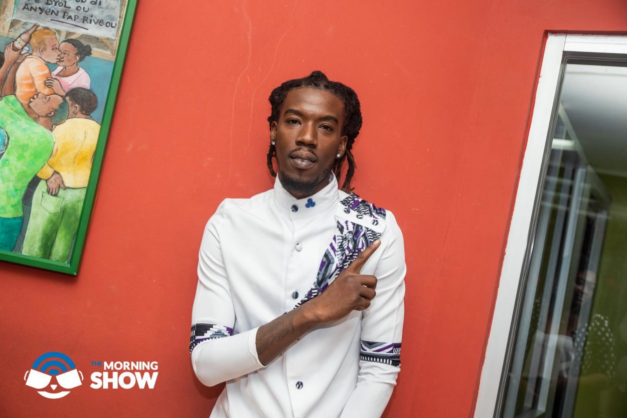 Man Lolo (Marie-Laurence Jocelyn Lassègue) nan The Morning Show ...